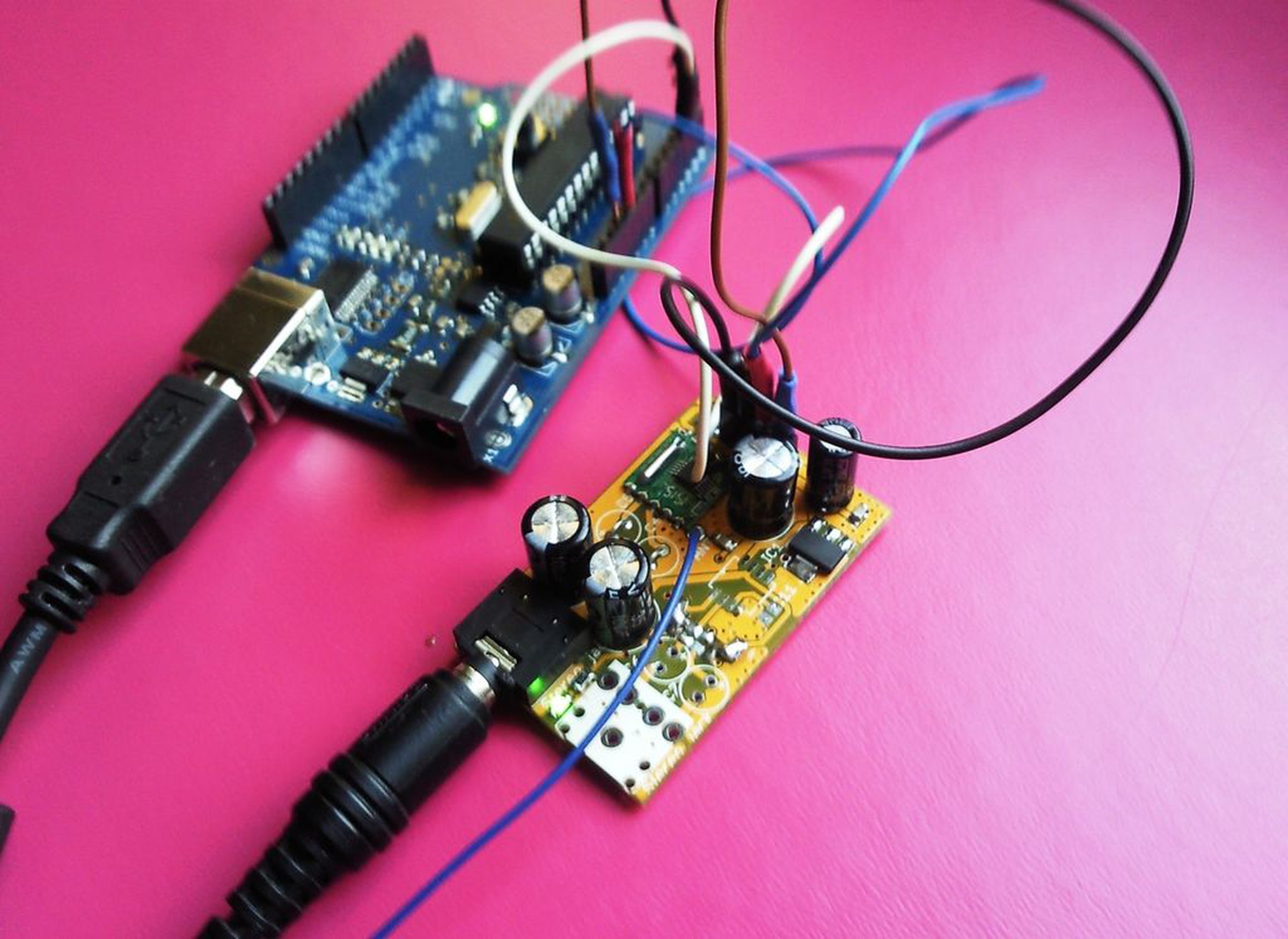 Arduino controlled tiny FM radio - audio mixer from Chichomecho on Tindie