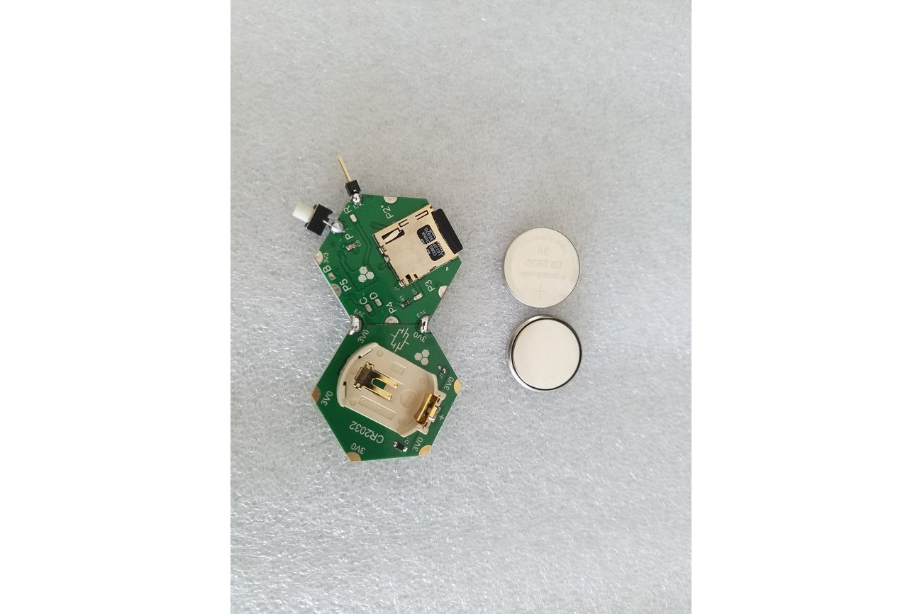CR2032 Coin-cell Battery Holder Module from Hexabitz on Tindie